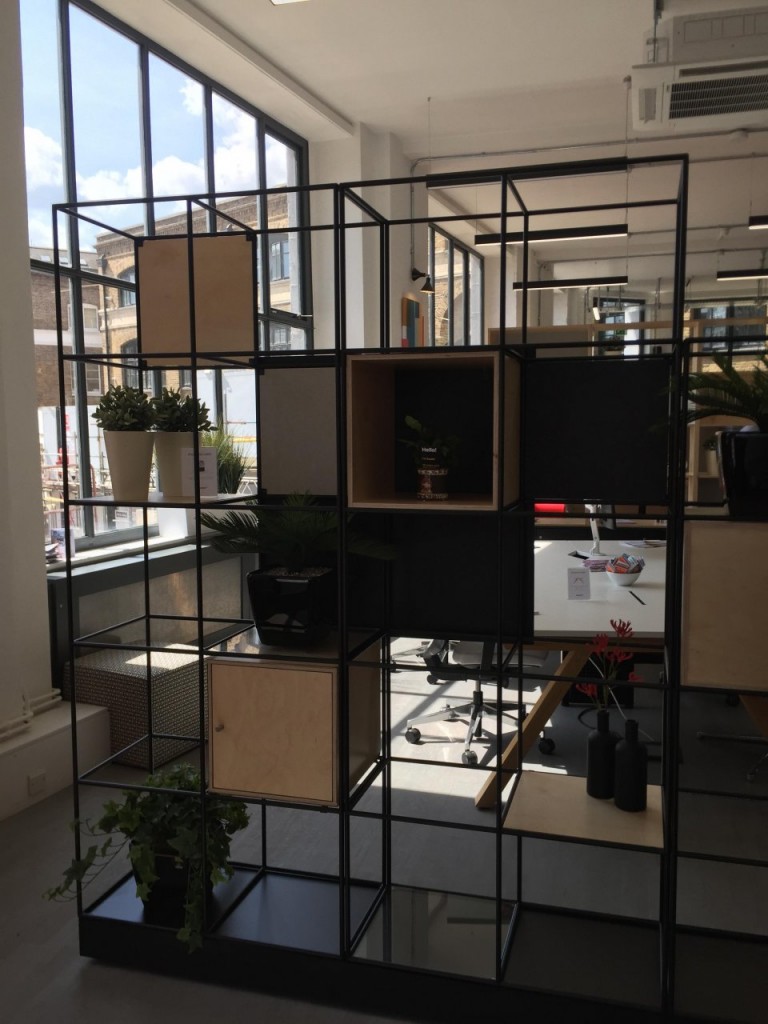 Spacestor UK office 2 - Abstracta